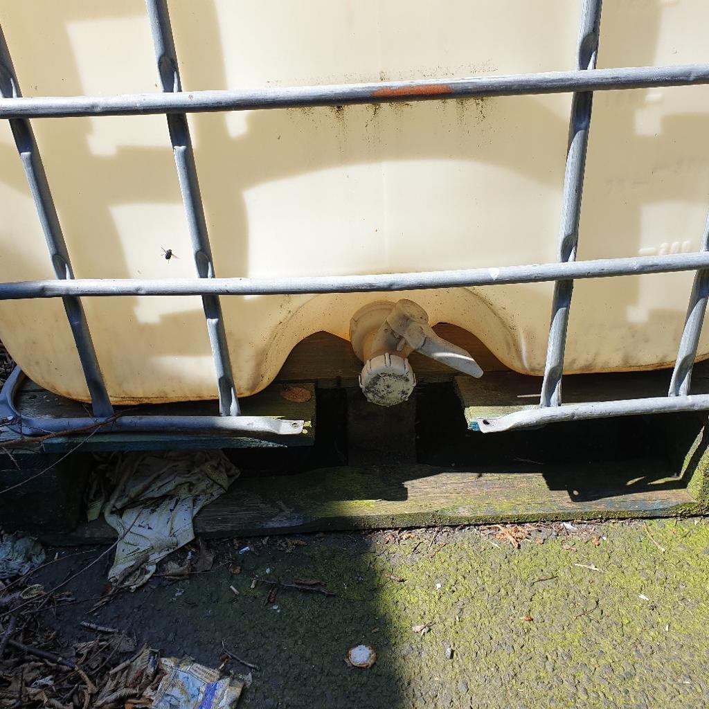 IBC container 1000 litres in B9 Birmingham für £ 20,00 zum Verkauf ...