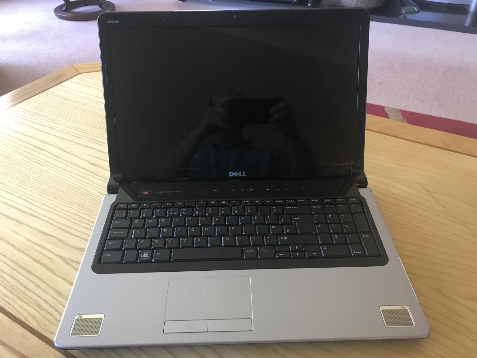 Laptop, Dell Studio 1745, SSD 4Gb ram. in GU5 Bramley für 120,00 £ zum Verkauf | Shpock DE