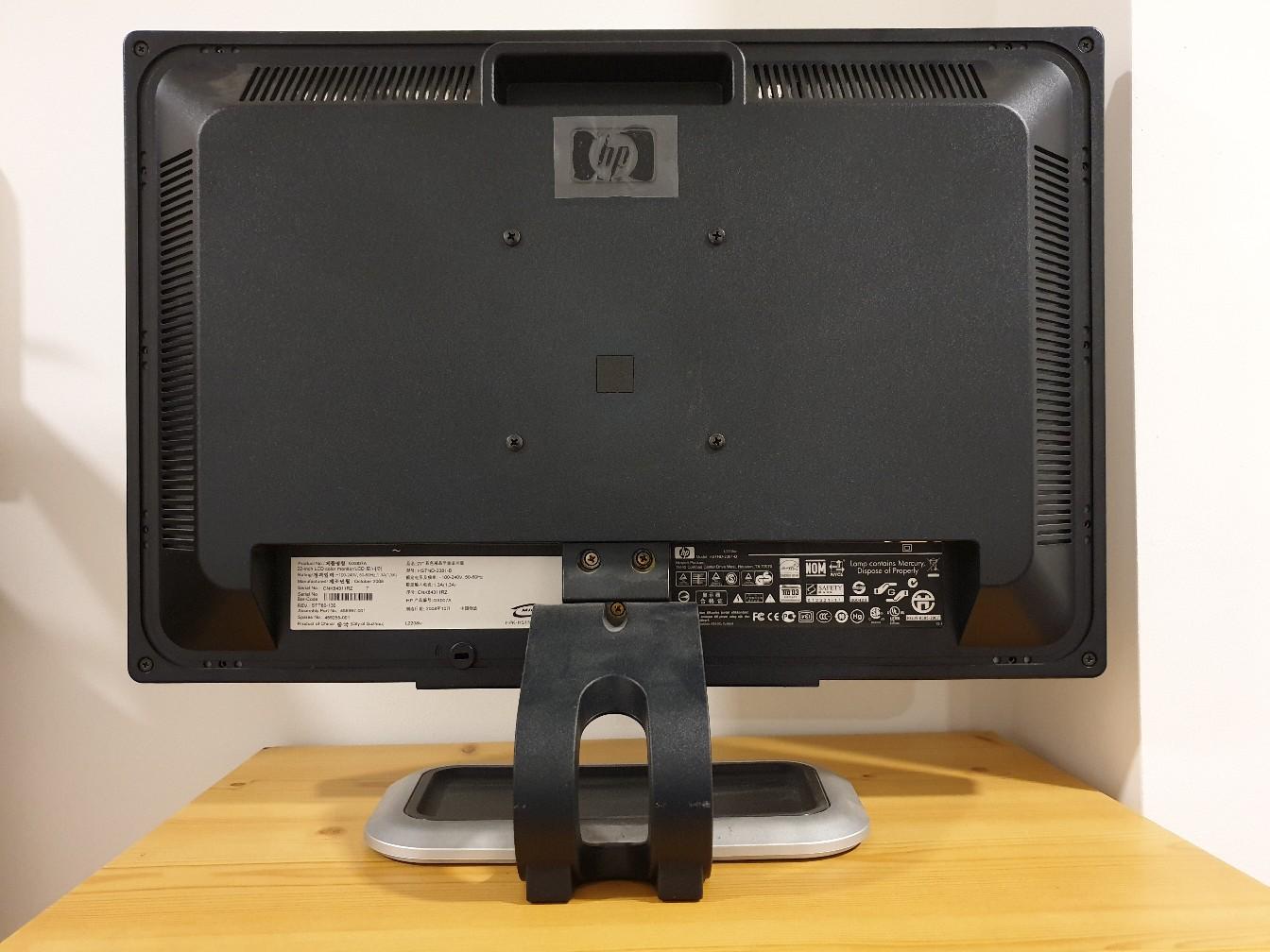 PC-Bildschirm 22 Zoll HP L2208w in 6837 Weiler für € 10,00 zum Verkauf ...