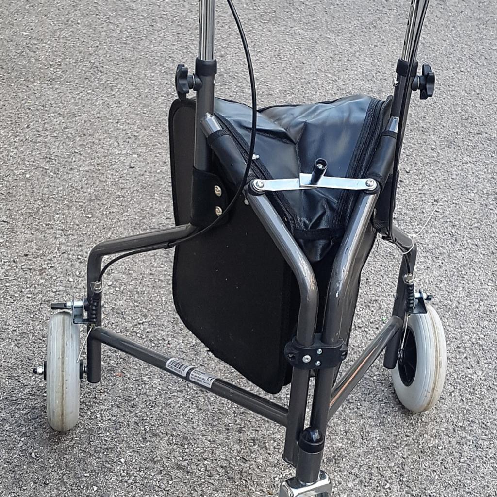 Patterson Medical 3 Wheeled Walking Aid Frame in TW8 London für £ 24,99 ...