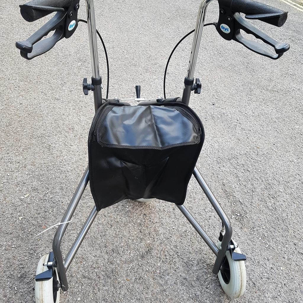 Patterson Medical 3 Wheeled Walking Aid Frame in TW8 London für £ 24,99 ...