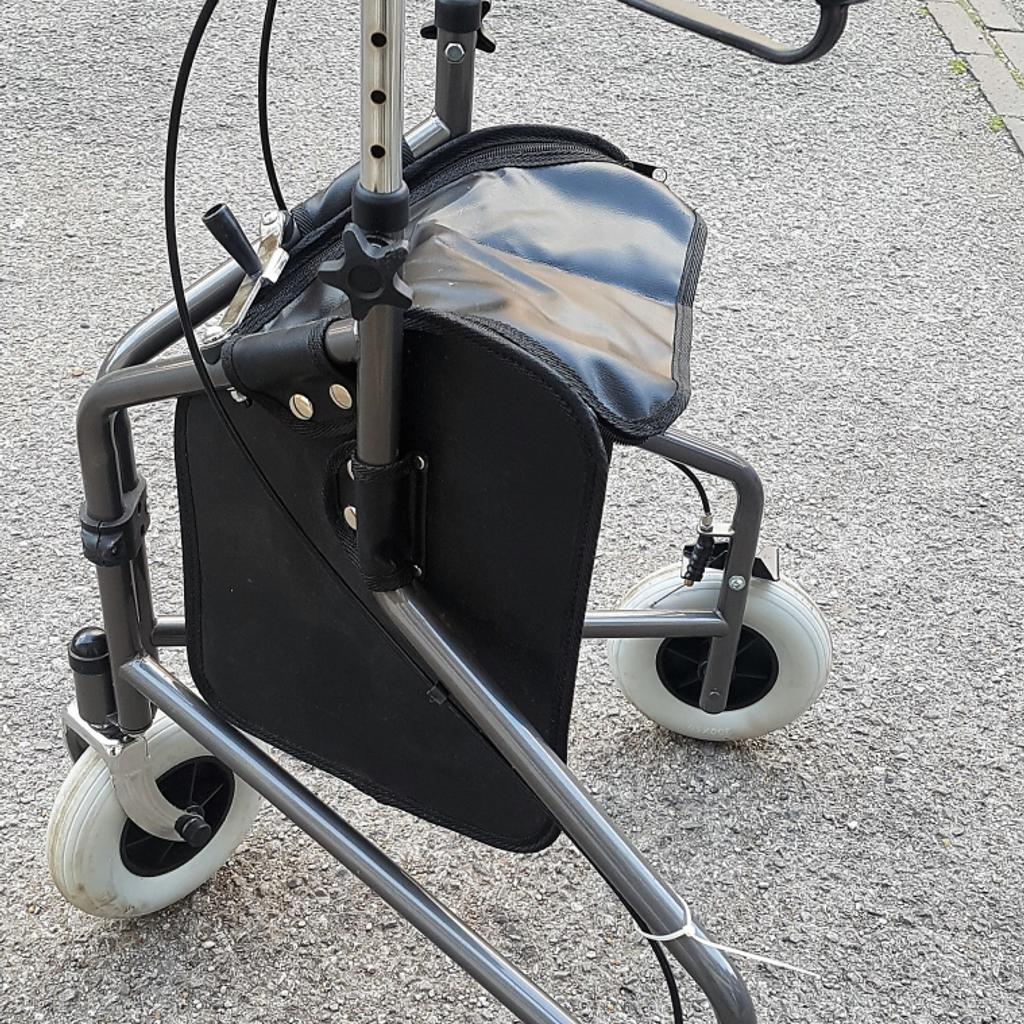 Patterson Medical 3 Wheeled Walking Aid Frame in TW8 London für £ 24,99 ...