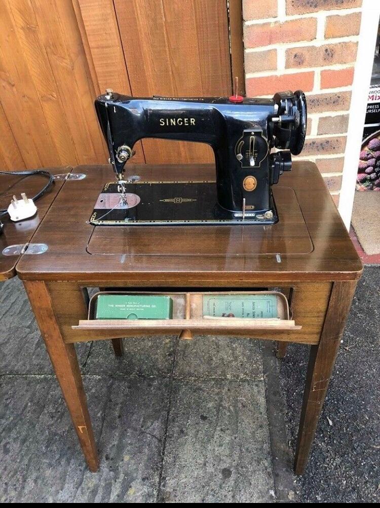 Vintage singer sewing machine in CV1 Coventry für 80,00 £ zum Verkauf ...