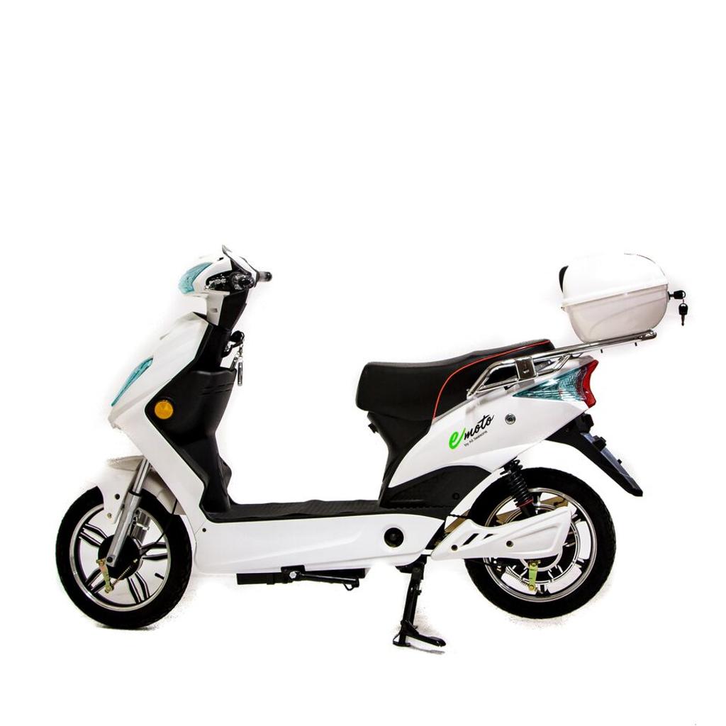 Emoto Electric Moped Scooter Bike White In Pr5 Ribble For £850 00 For