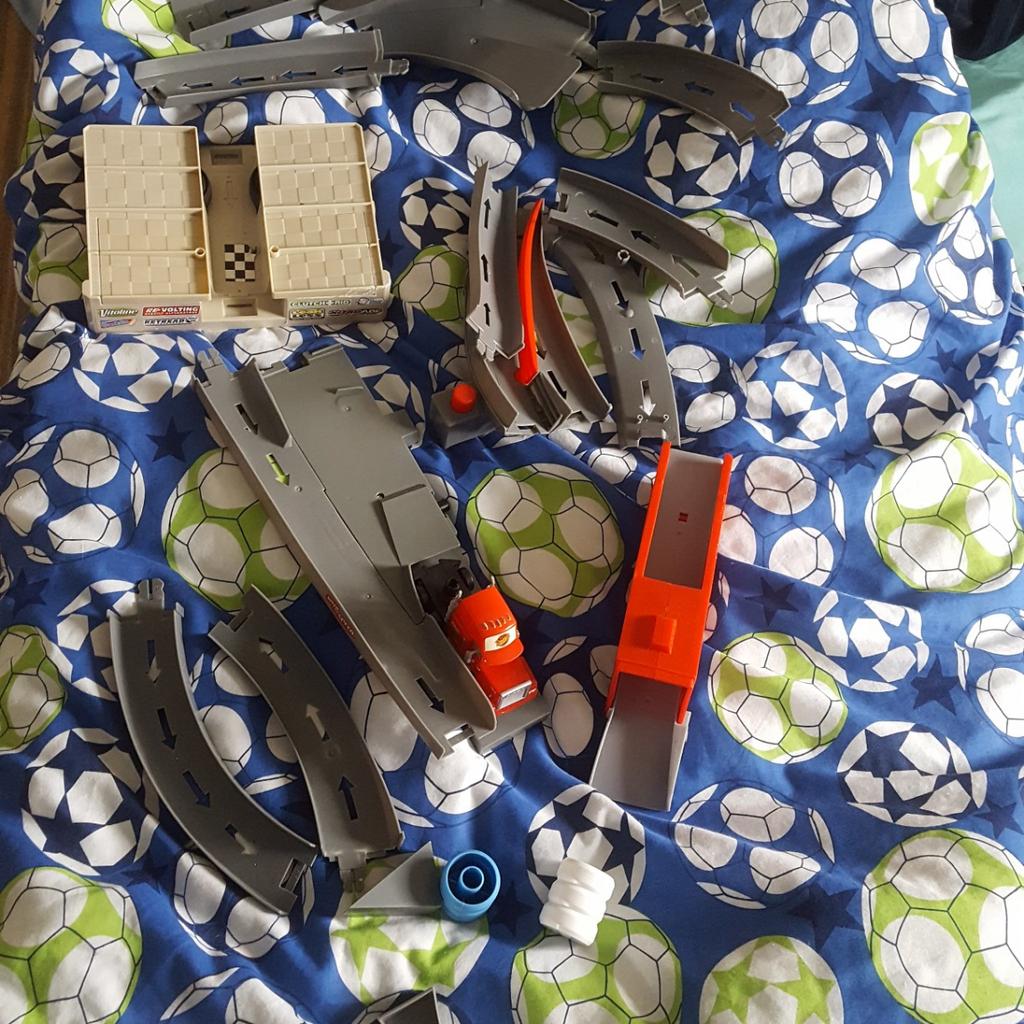 disney Cars mack track challenge in St Helens für £ 5,00 zum Verkauf ...