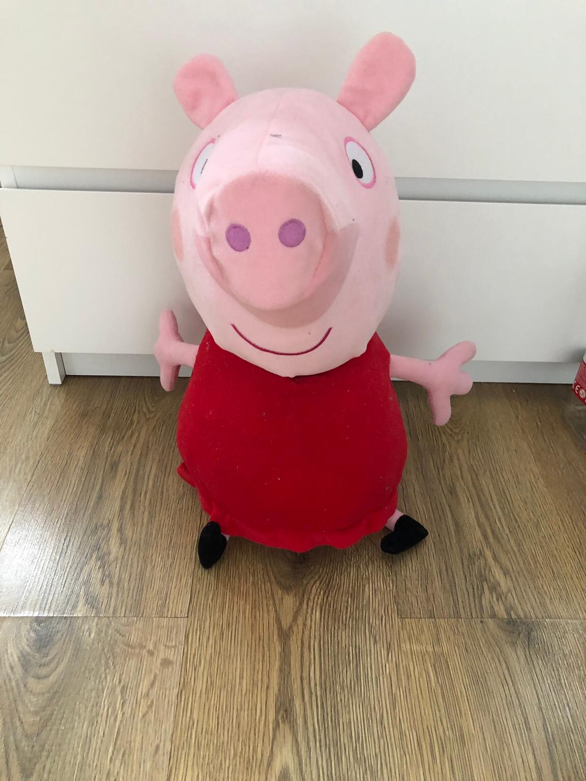 Large talking Peppa pig in E4 London Borough of Waltham Forest für £ 7 ...