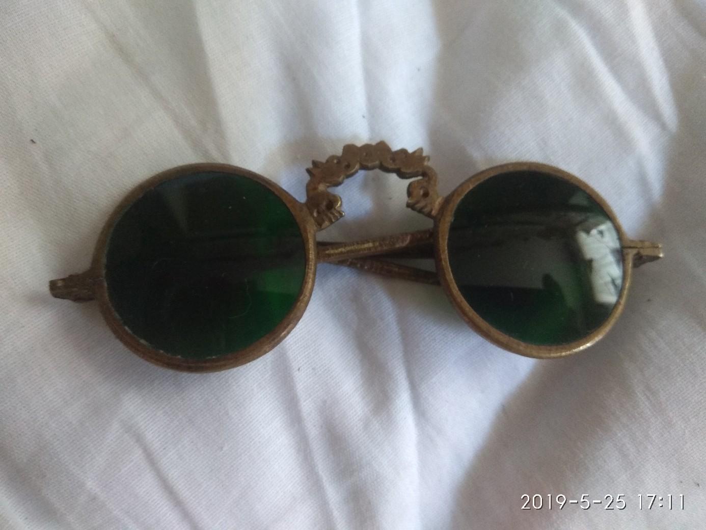 vintage/antique Chinese green lens glasses in SW11 Wandsworth for £29. ...