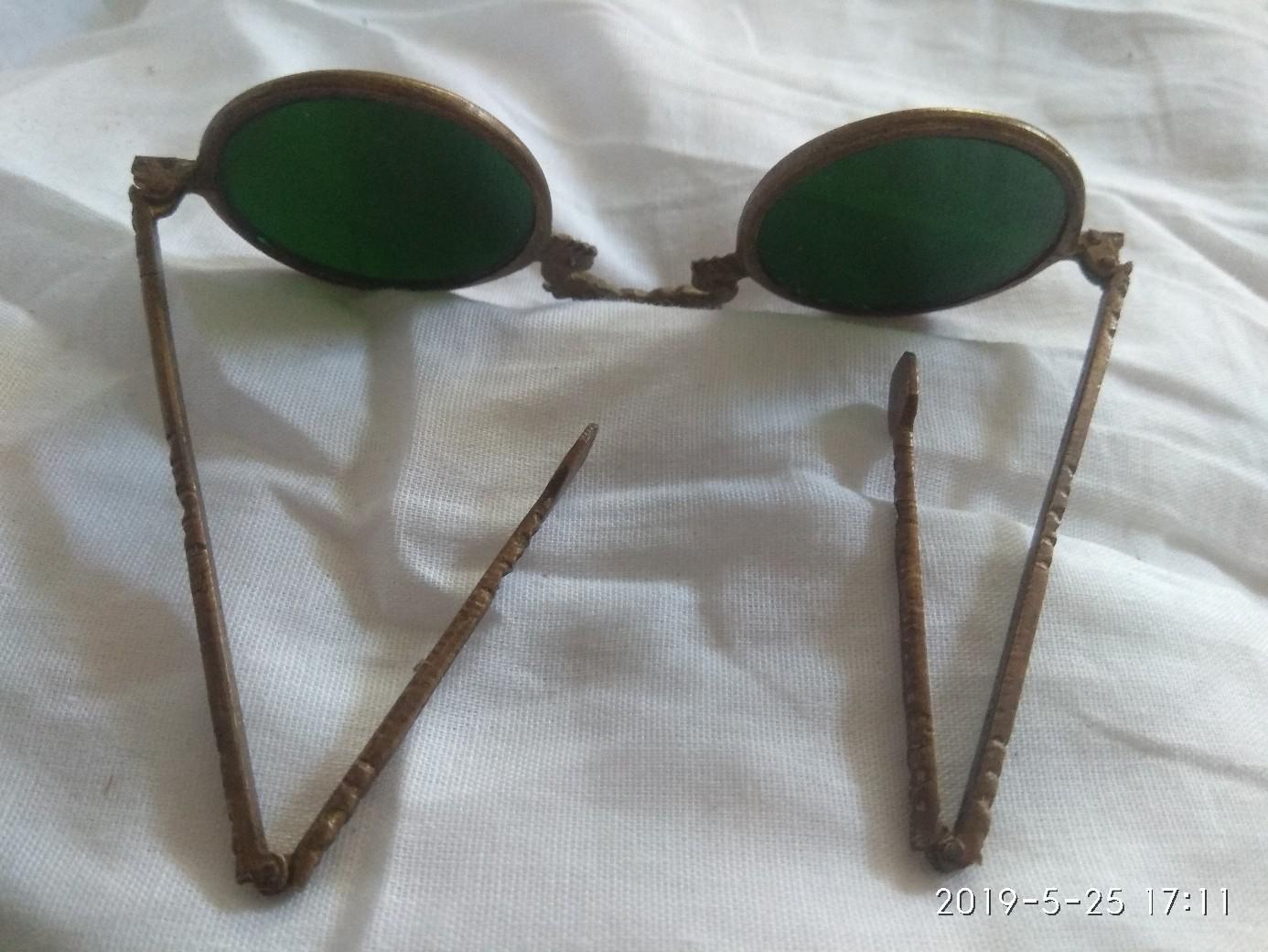 vintage/antique Chinese green lens glasses in SW11 Wandsworth for £29. ...