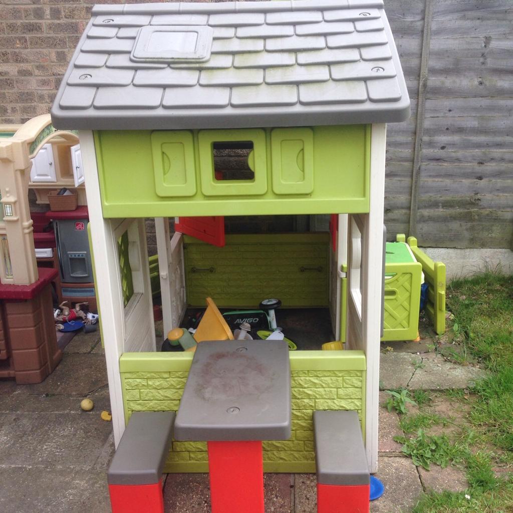 Smoby playhouse in CO15 Tendring für £ 100,00 zum Verkauf | Shpock AT