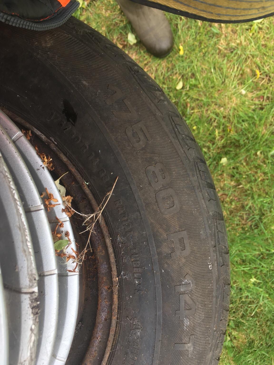 Vw Mk4 golf Wheels and tyres 175/80/14’s in South Somerset für 10,00 ...