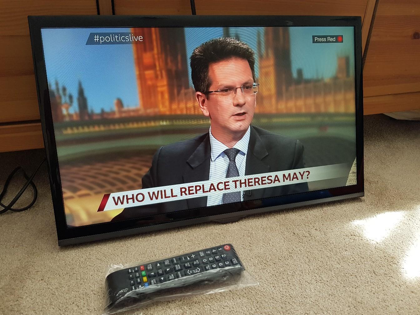 samsung 22 inch LED tv with remote in TW14 London for £50.00 for sale ...