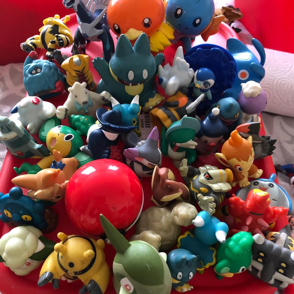 Assorted pokemon figures in CR7 Croydon für 15,00 £ zum Verkauf | Shpock DE