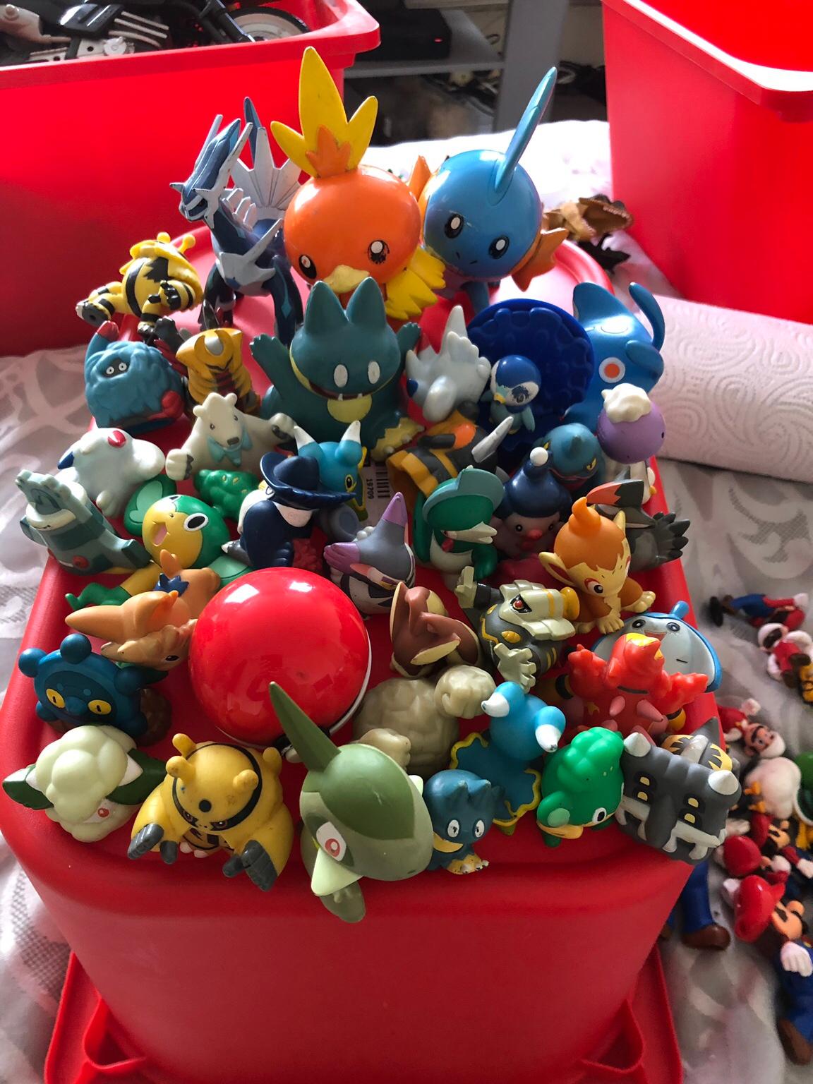 Assorted pokemon figures in CR7 Croydon für 15,00 £ zum Verkauf | Shpock DE