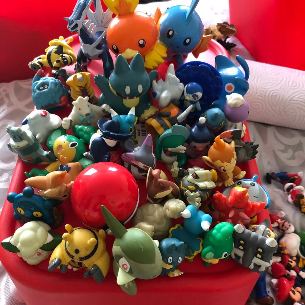 Assorted pokemon figures in CR7 Croydon für 15,00 £ zum Verkauf | Shpock DE