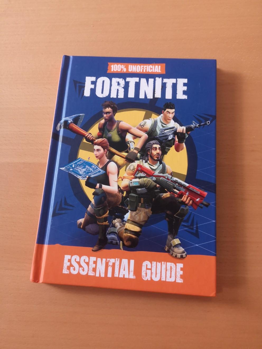 Fortnite Essential Guide book in M26 Bury für 0,50 £ zum Verkauf ...