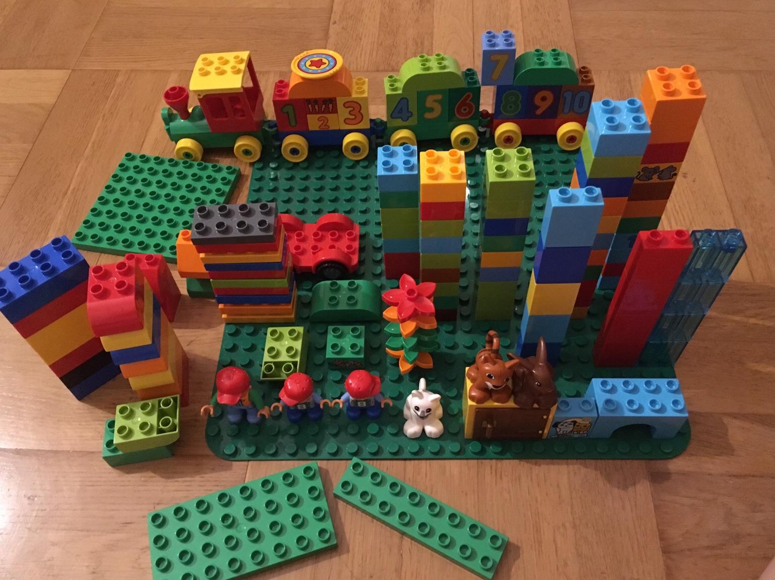 Lego Duplo mit großer Bauplatte in 8430 Wagna für € 20,00 zum Verkauf ...