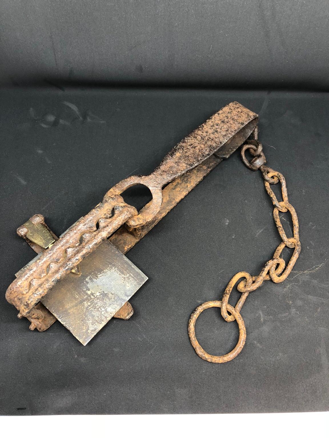 Antique animal trap cast iron in Bow Brickhill für 30,00 £ zum Verkauf ...