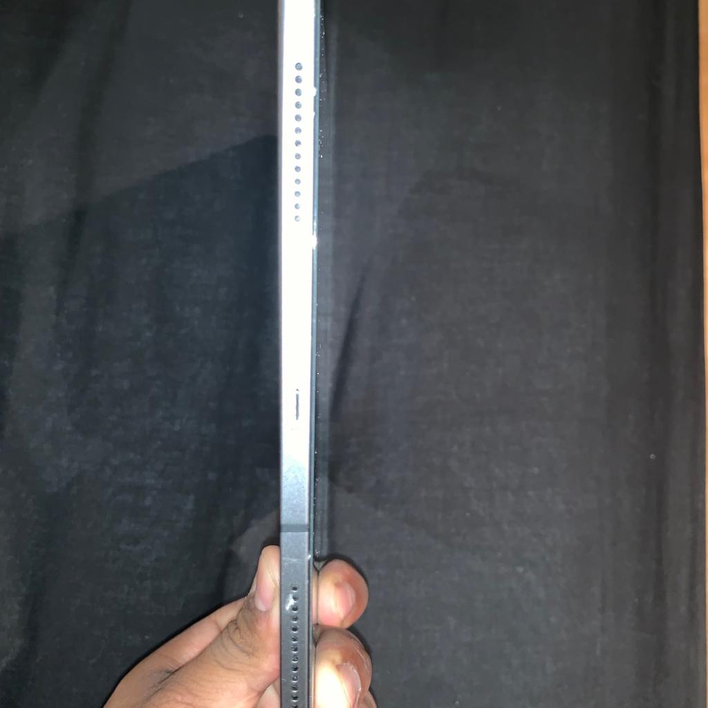 iPad Pro 11 64GB + Cellular in IG11 London für £ 700,00 zum Verkauf ...