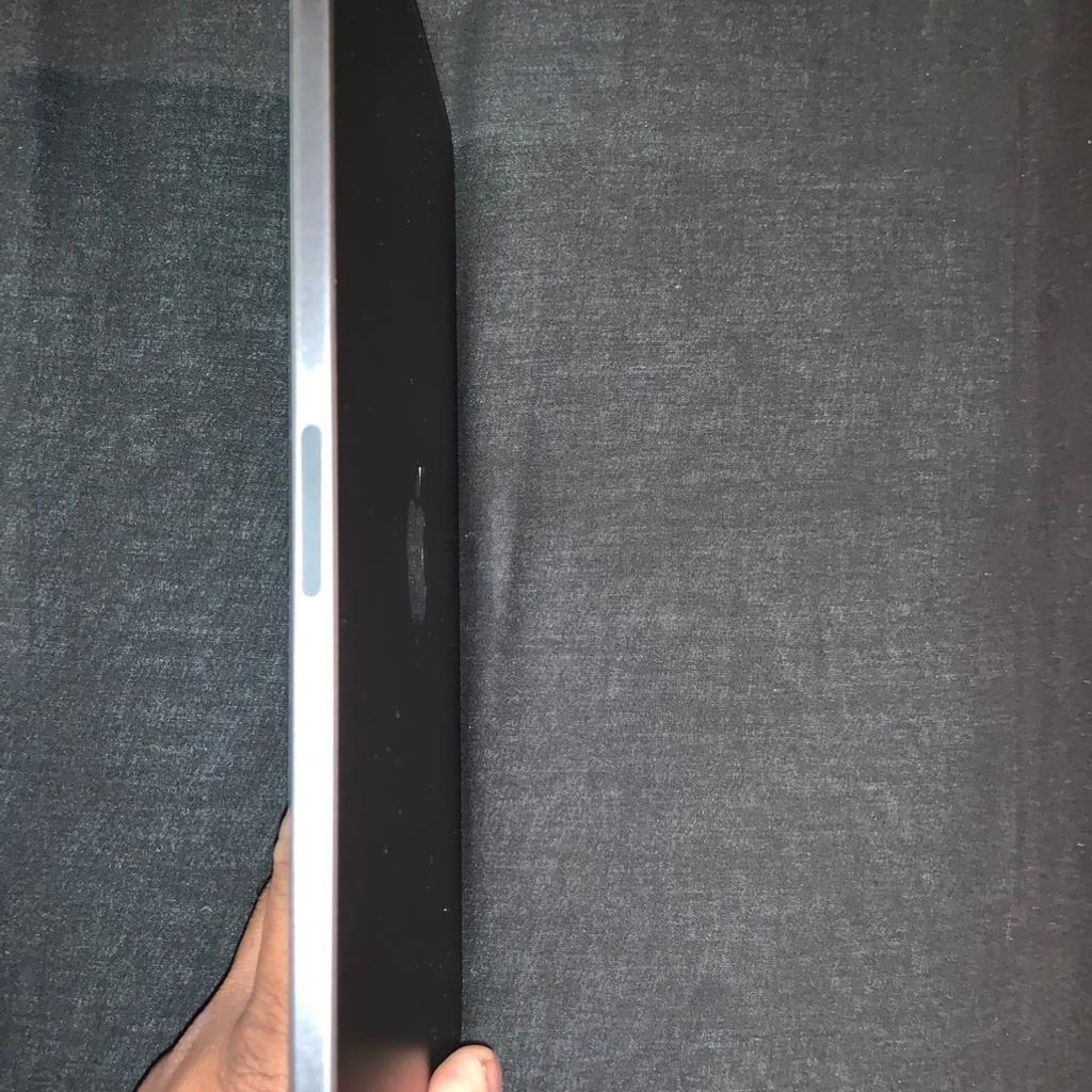 iPad Pro 11 64GB + Cellular in IG11 London für £ 700,00 zum Verkauf ...