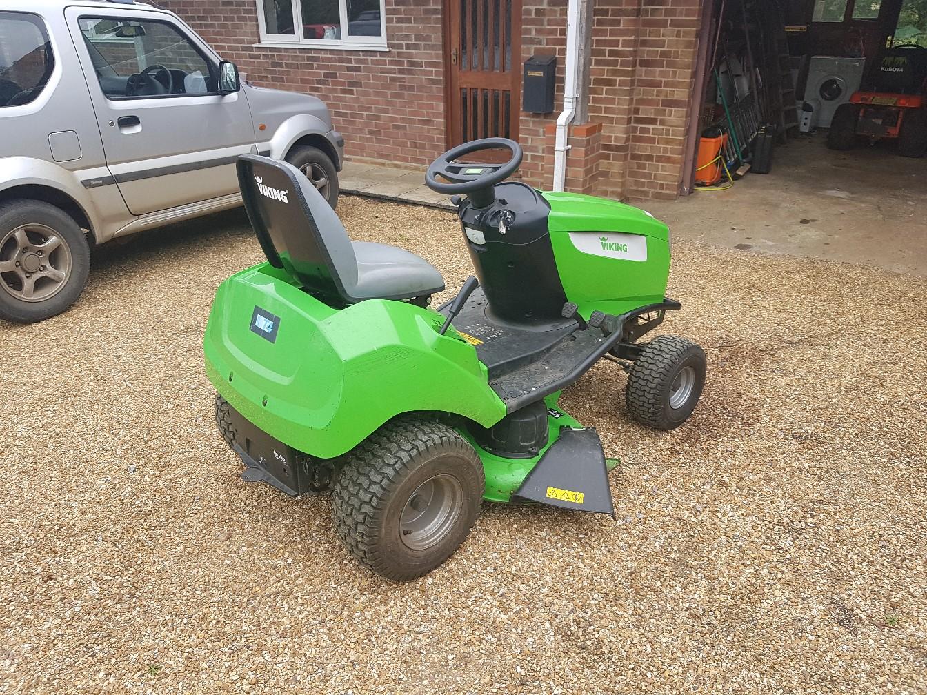 Viking T4 MT4112.0s ride on lawn tractor in NR21 Norfolk für 750,00 ...