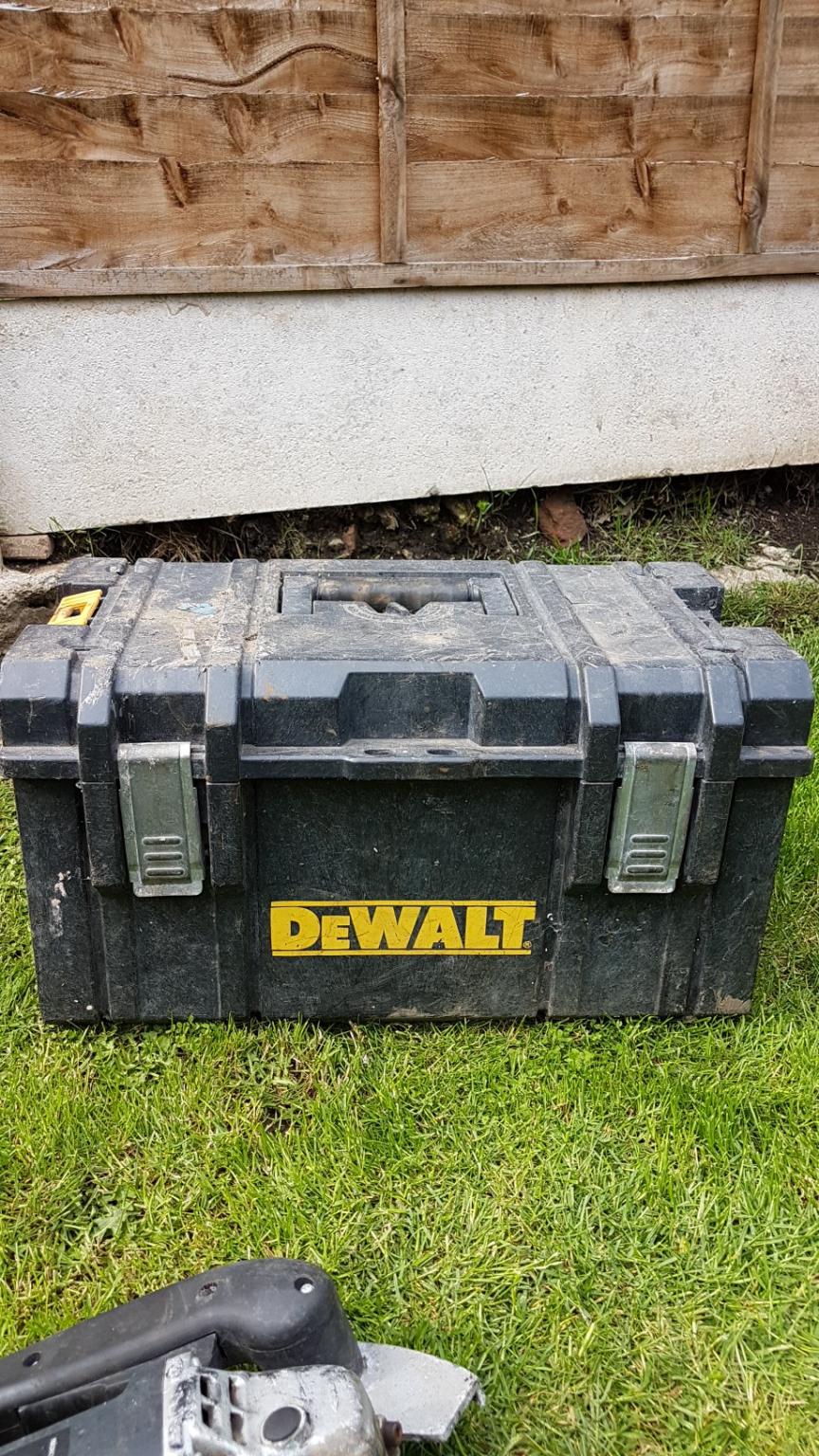 DEWALT BIG TOOL BOX in S40 Chesterfield für 5,00 £ zum Verkauf | Shpock DE