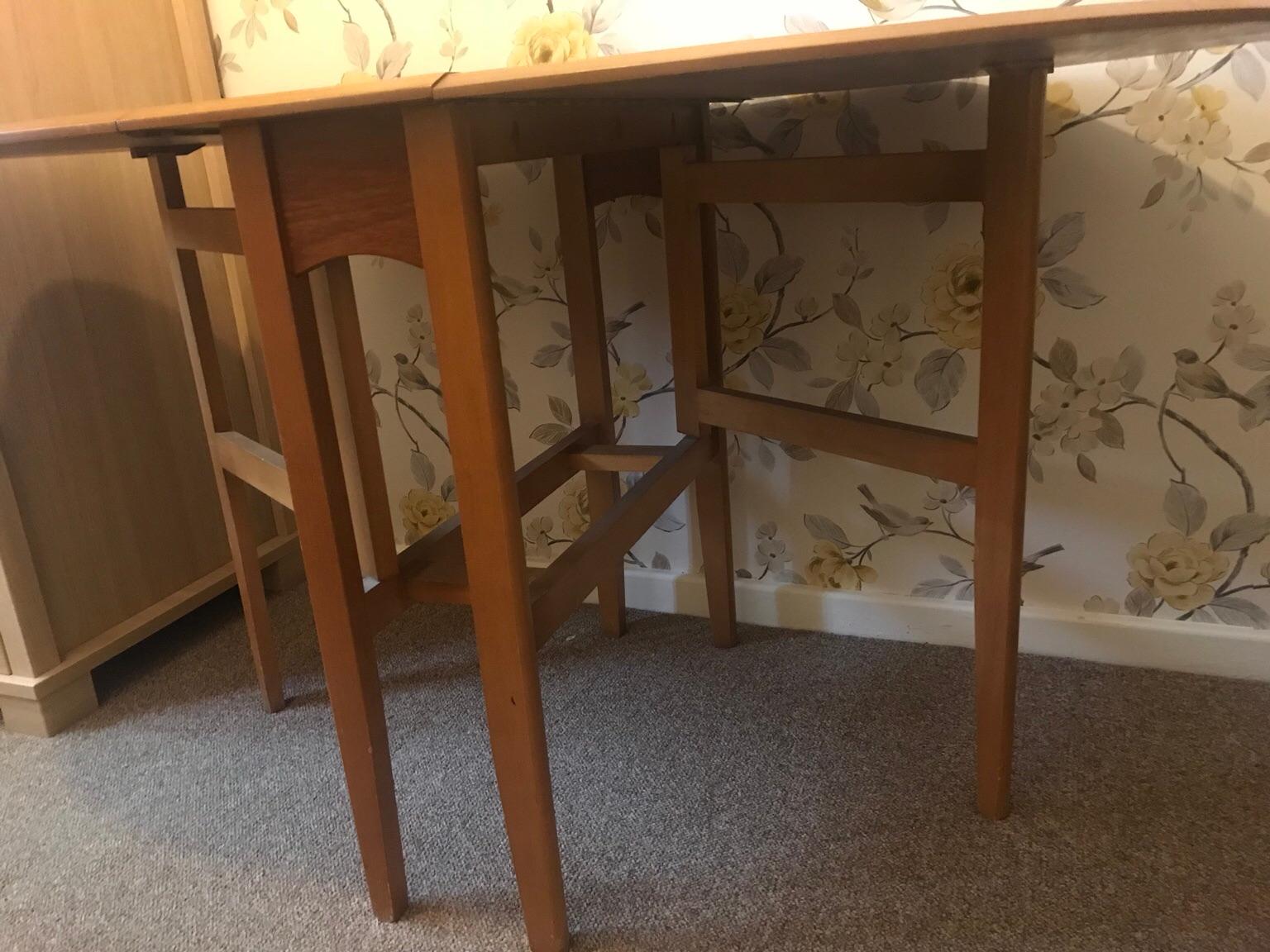 Folding dining table in WF2 Wakefield für 30,00 £ zum Verkauf | Shpock DE