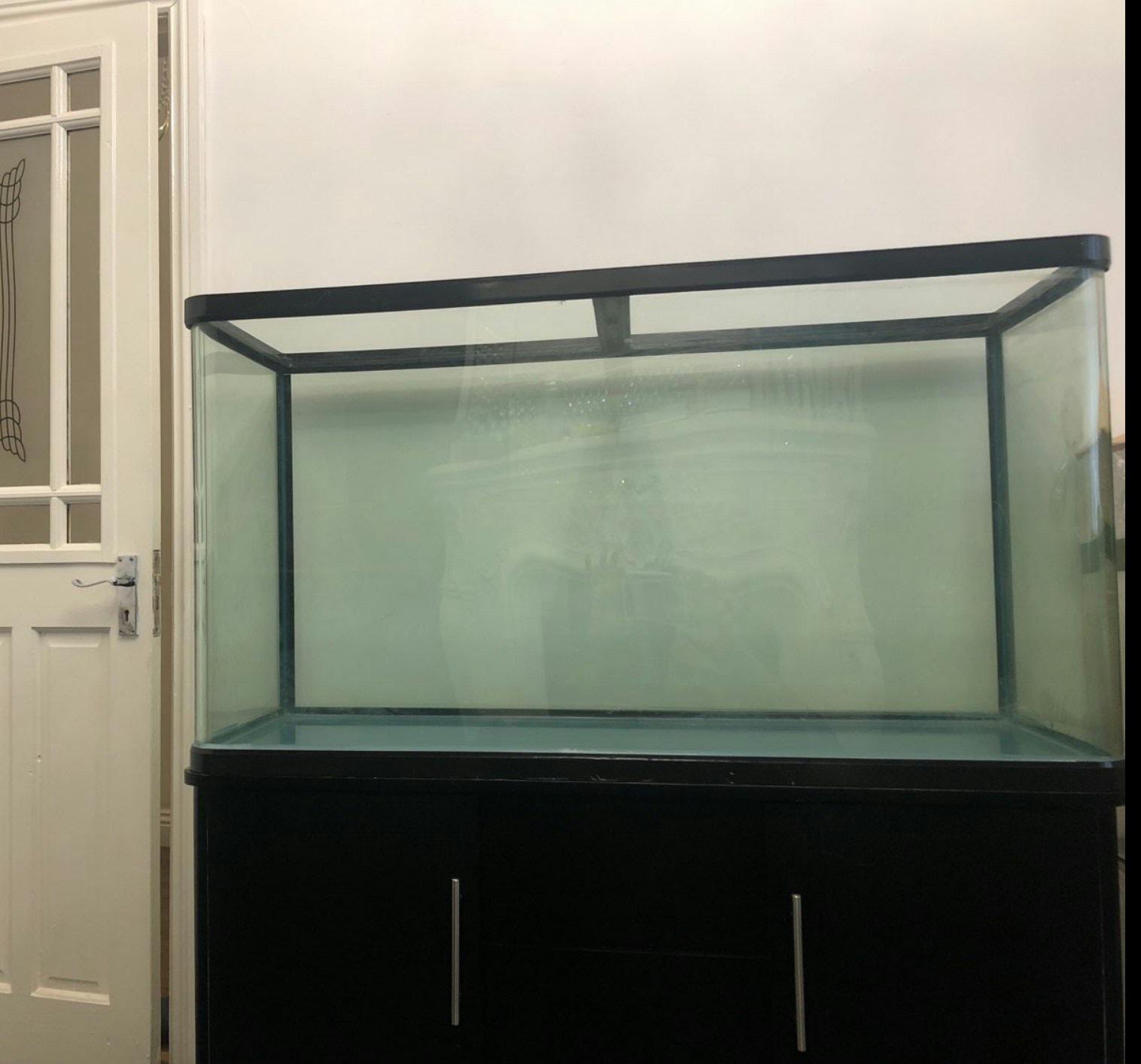 Four Foot Fish Tank and Stand. No Equipment in B4 Birmingham für 115,00 ...