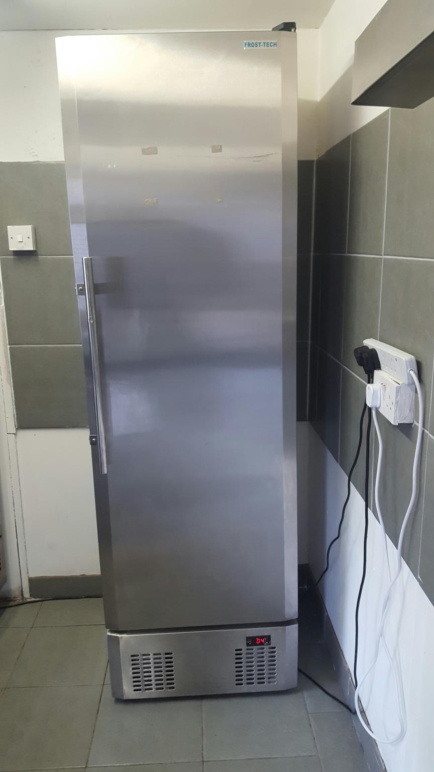 Frost-Tech Commercial Stainless Slim Fridge in SE17 London für 200,00 ...