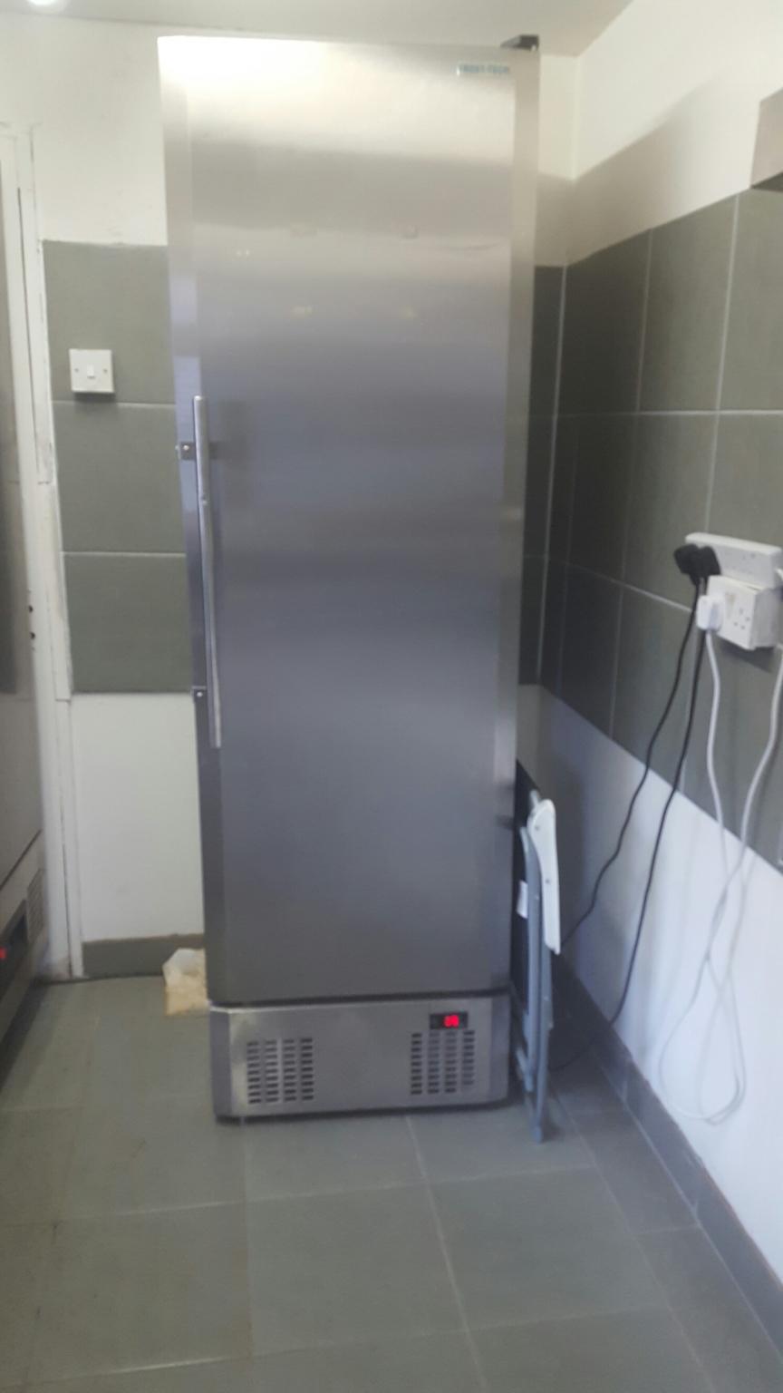 Frost-Tech Commercial Stainless Slim Fridge in SE17 London für 200,00 ...
