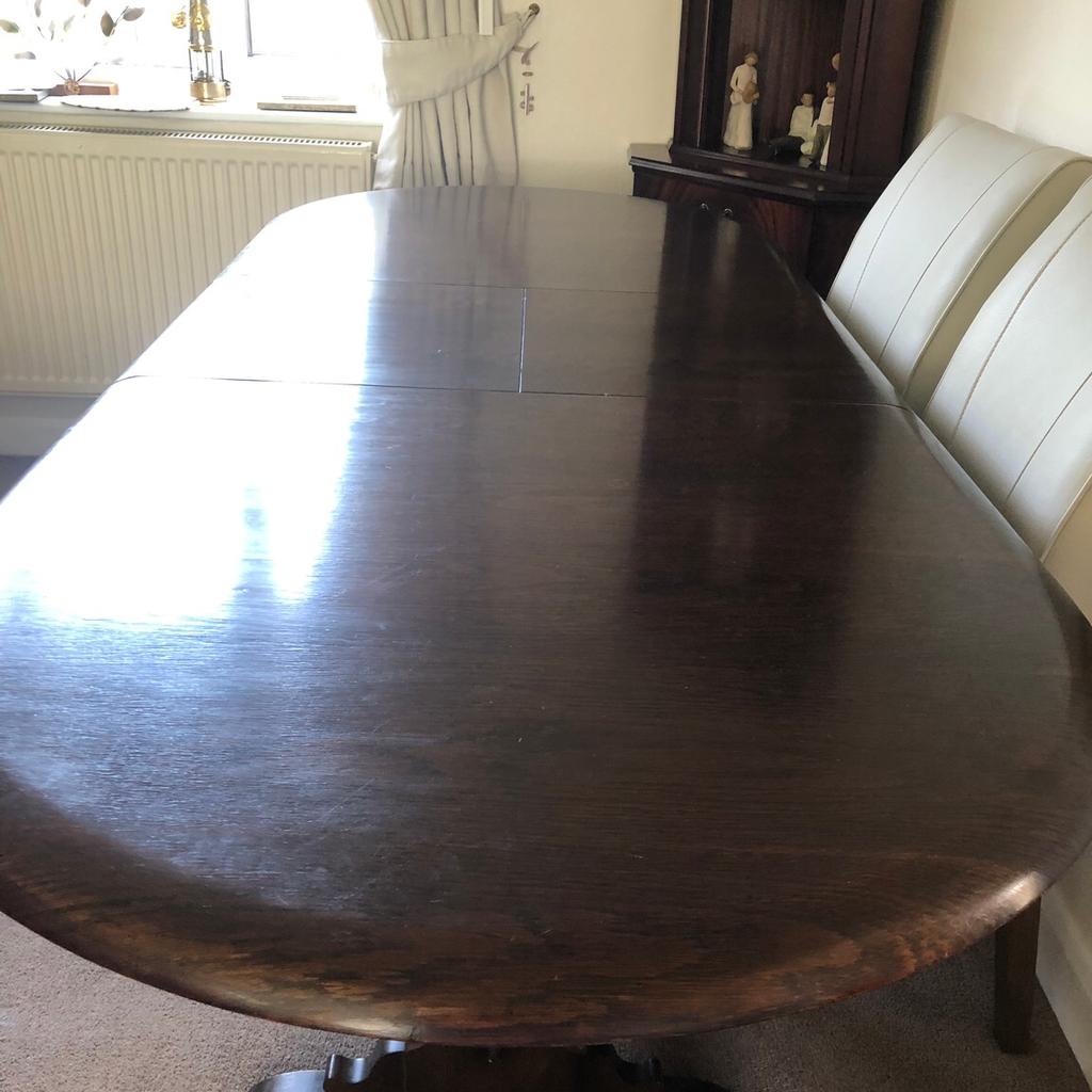 Priory dark oak table in S20 Sheffield für £ 100,00 zum Verkauf | Shpock AT