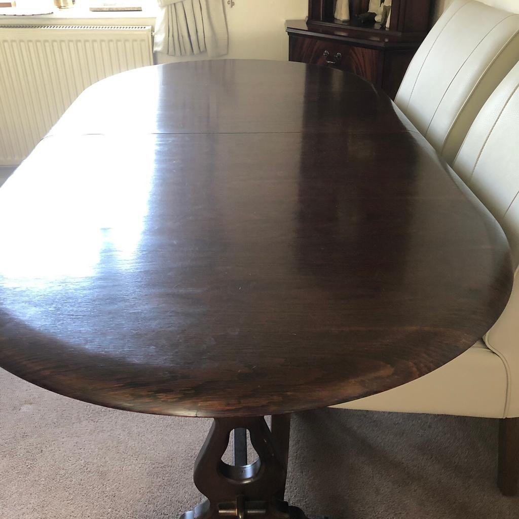 Priory dark oak table in S20 Sheffield für £ 100,00 zum Verkauf | Shpock AT
