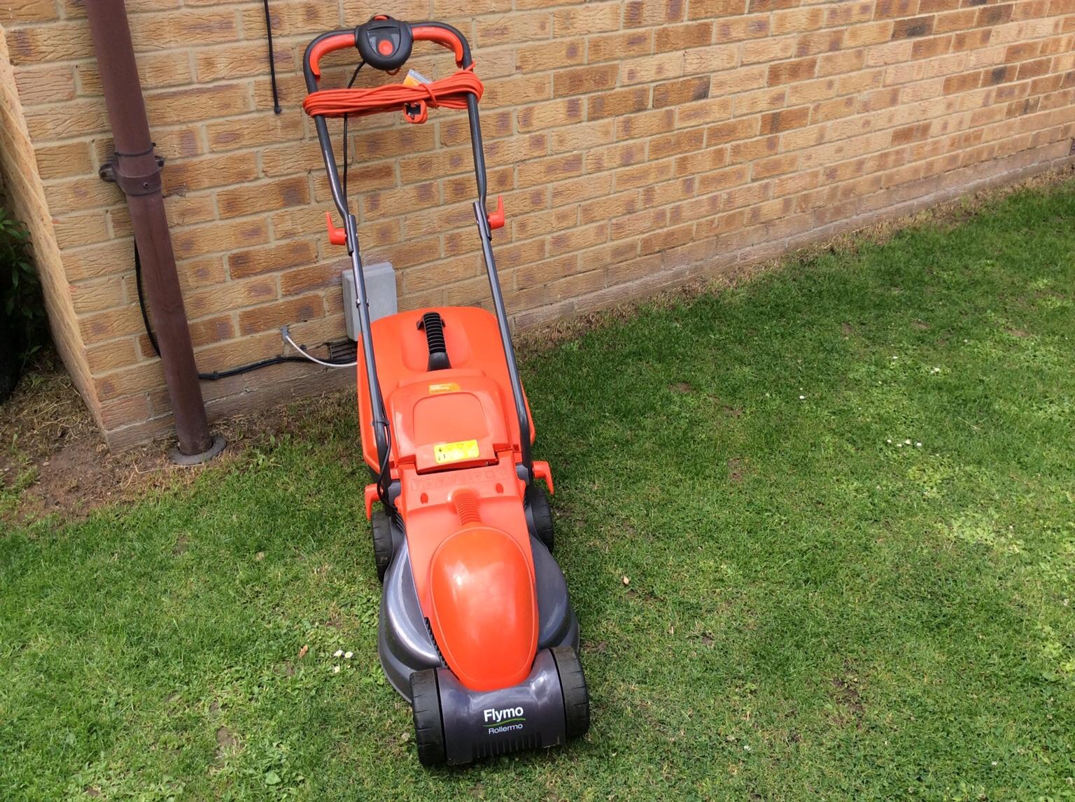 FLYMO ROLLERMO ROTARY ELECTRIC LAWN MOWER in RM8 Dagenham für 40,00 ...