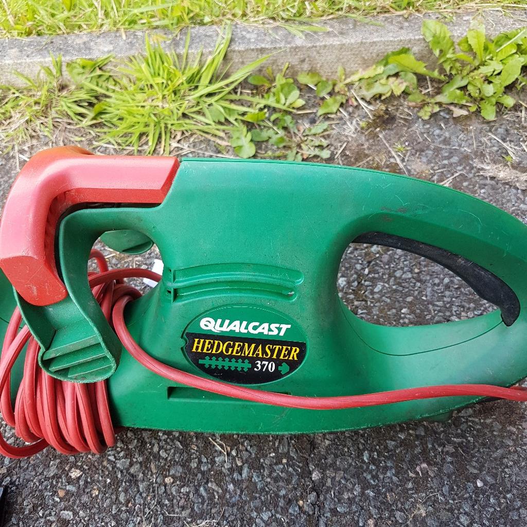 Qualcast hedgemaster 370 hedge trimmers 20 in BB3 Darwen for 20.00 for sale Shpock
