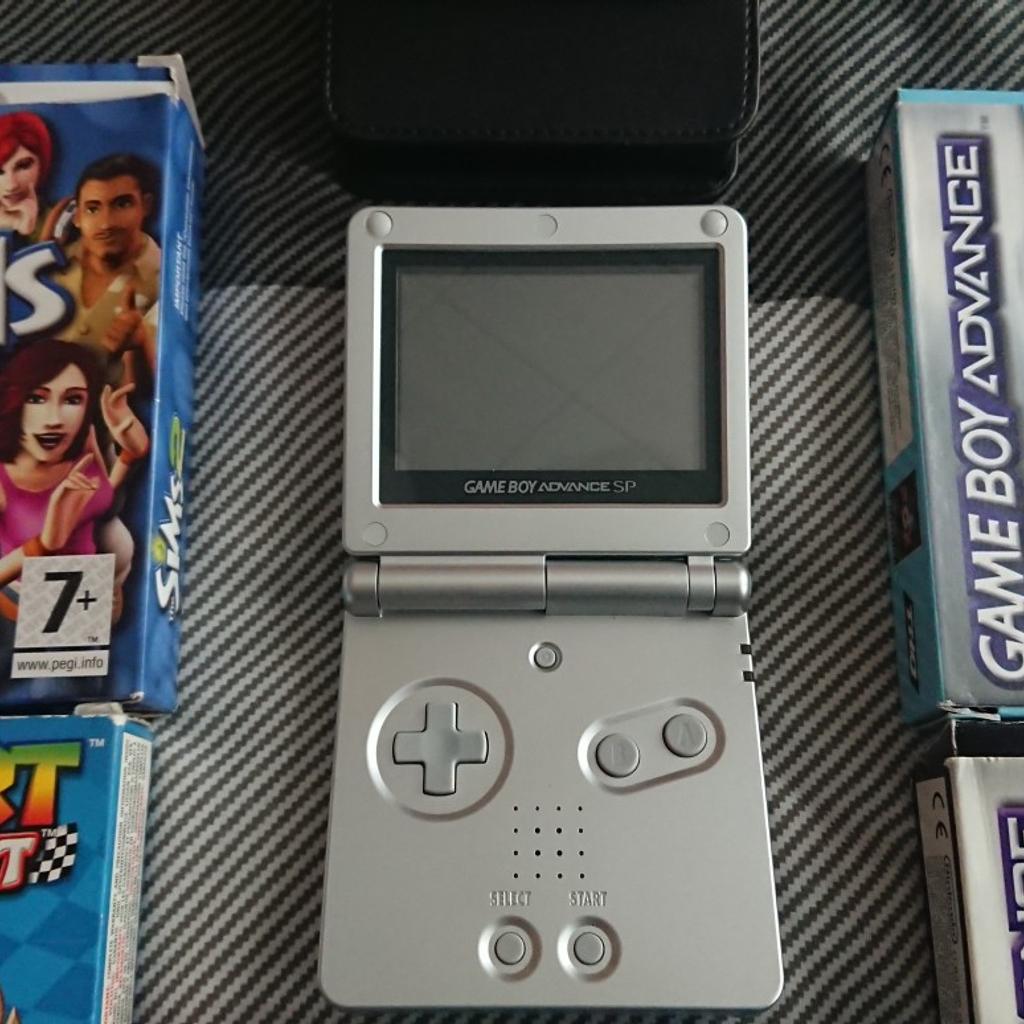 Nintendo Game Boy Advance SP & Games in B64 Sandwell für 16,00 £ zum ...