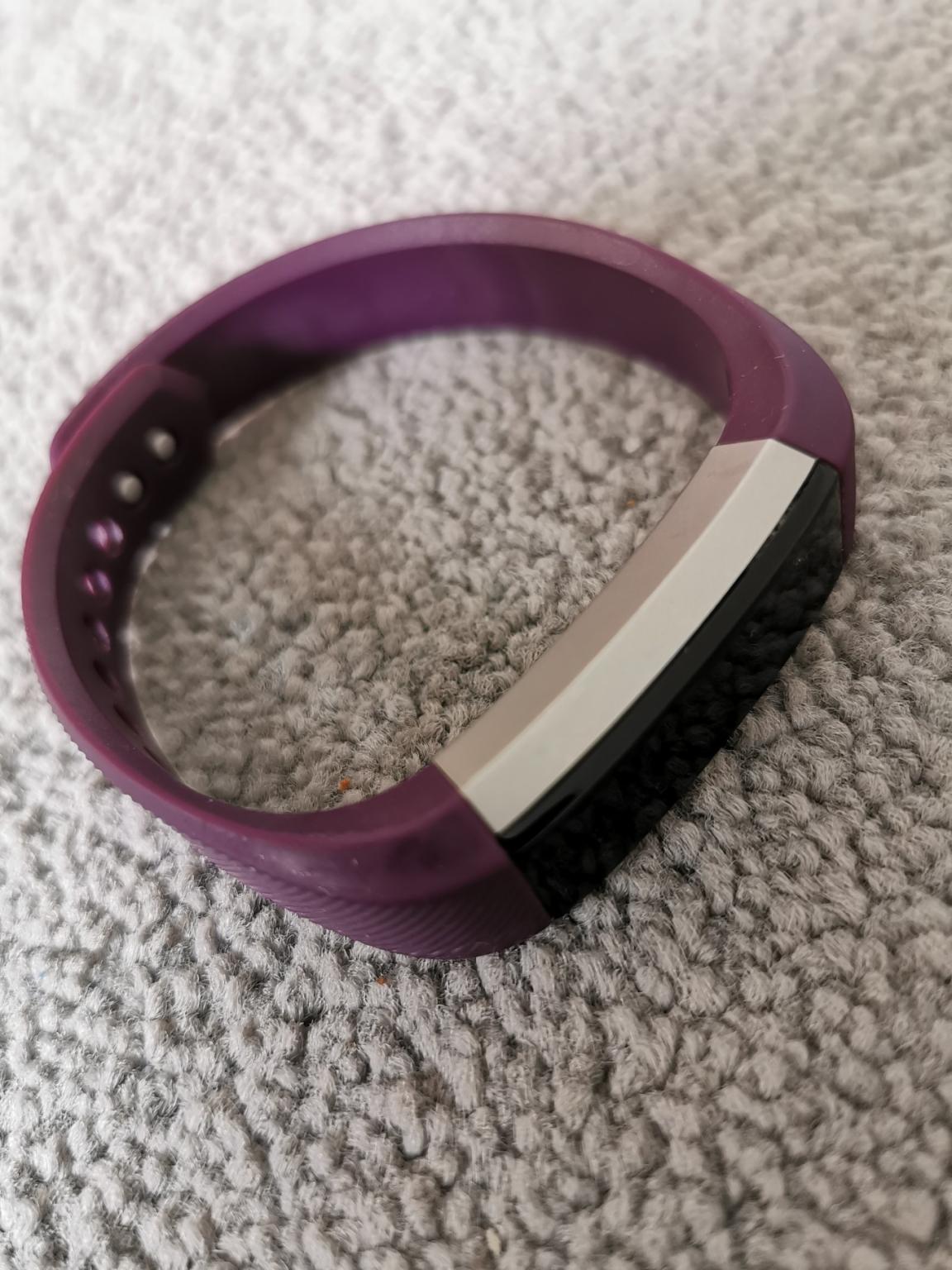 Fitbit Alta Plum in KT1 London für 30,00 £ zum Verkauf | Shpock DE