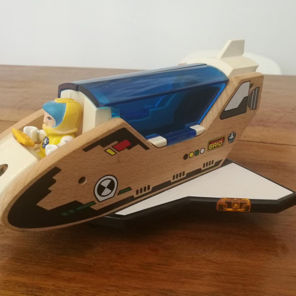 BRIO Light&Sound Raumschiff Spaceshuttle in 68165 Mannheim für 35,00 ...