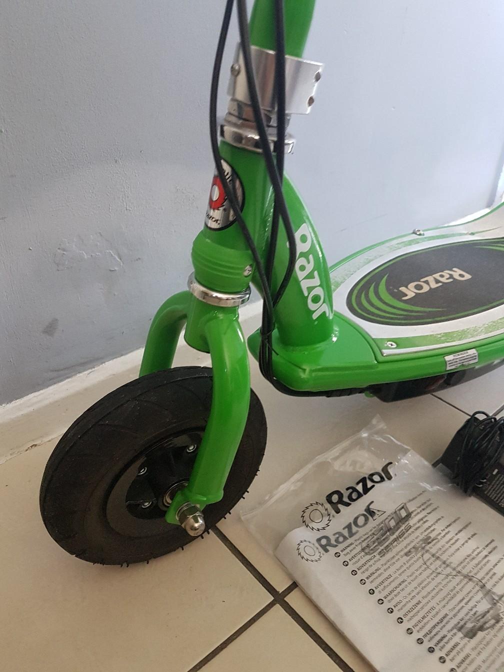 Razor E225 scooter in WA11 Helens for £40.00 for sale | Shpock