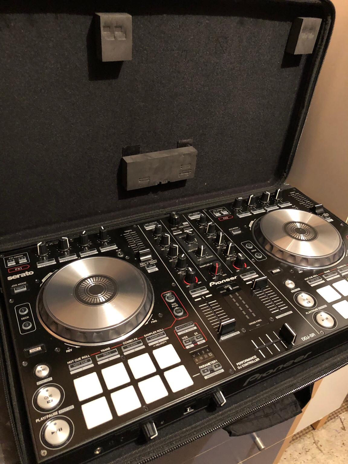 Pioneer DDJ-SR Controller in RH13 Horsham for £325.00 for sale | Shpock