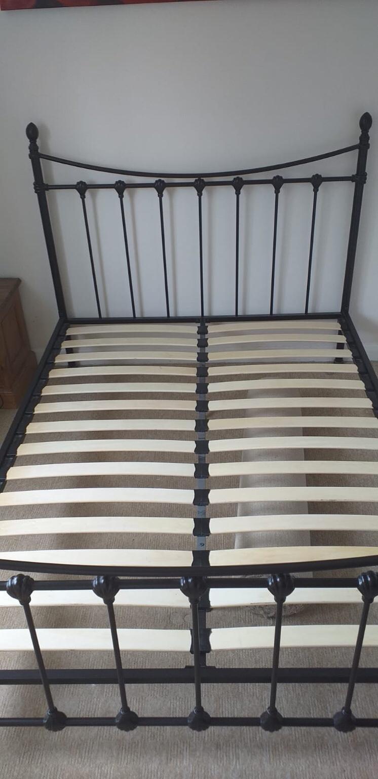 Black iron bed frame double in CM16 Forest für 50,00 £ zum Verkauf ...