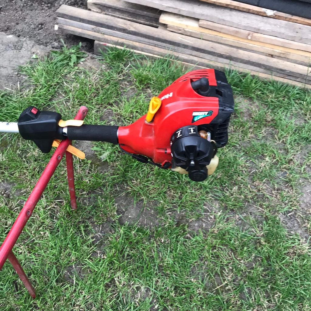 Homelite petrol strimmer in S62 Rotherham für £ 40,00 zum Verkauf ...