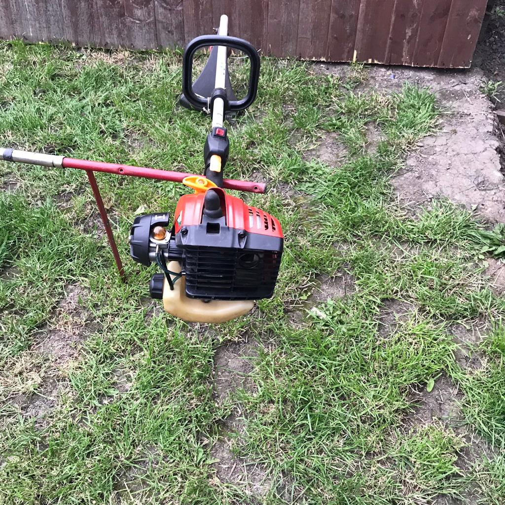 Homelite petrol strimmer in S62 Rotherham für £ 40,00 zum Verkauf ...