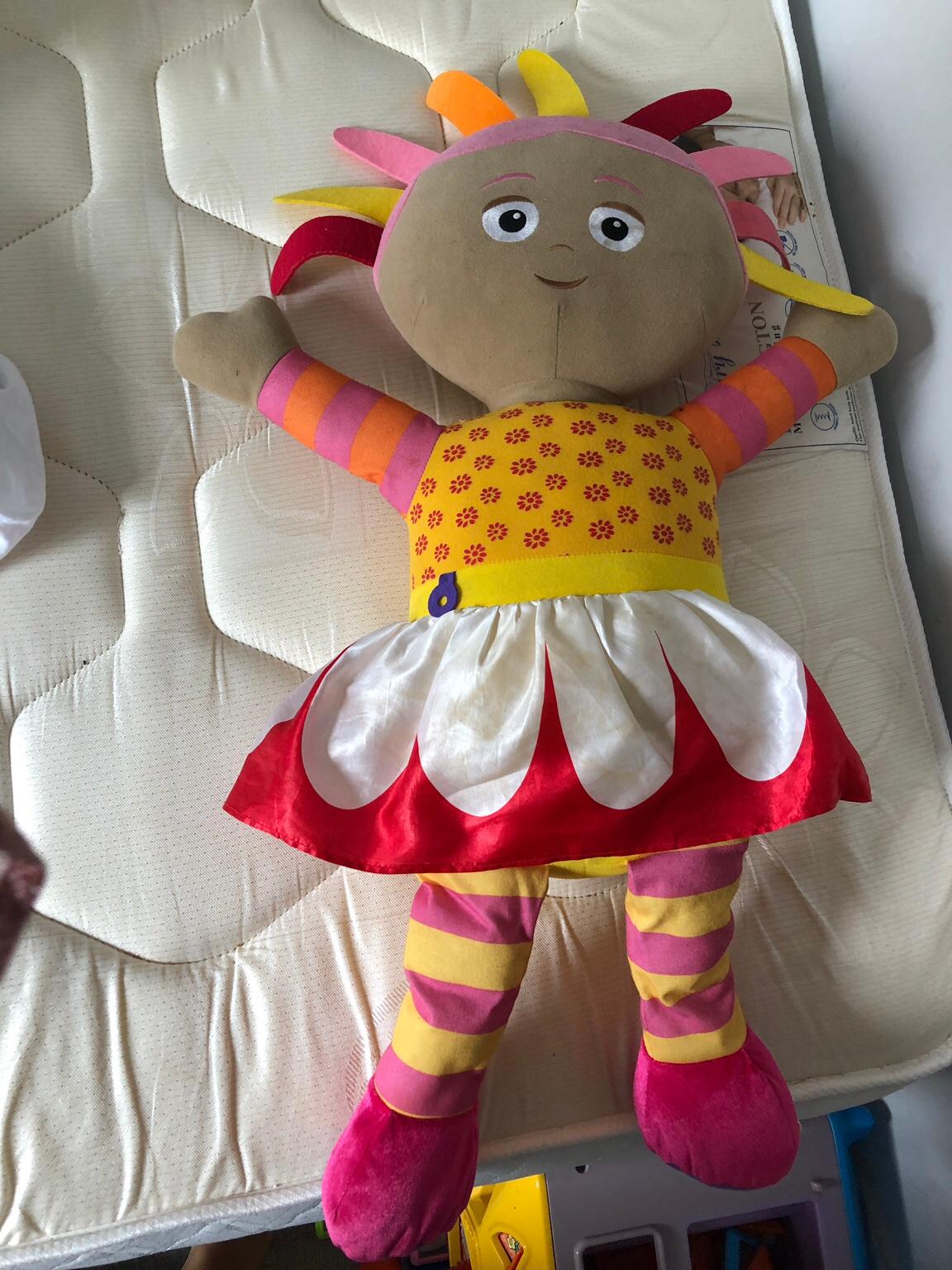 Giant upsy daisy ( the night garden ) 100 cm in RG12 Easthampstead für ...