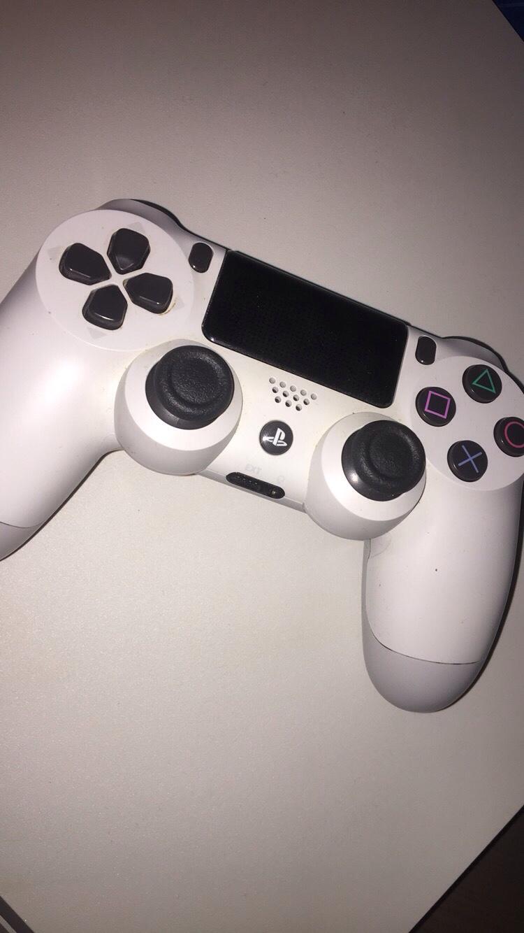 PS4 PRO 1TB WHITE in OL9 Oldham für £ 250,00 zum Verkauf | Shpock AT