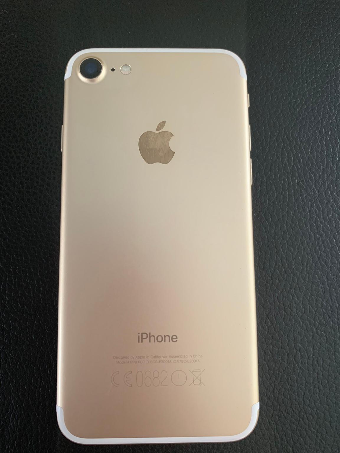 iPhone 7 in gold 128gb in BD15 Bradford for £160.00 for sale | Shpock