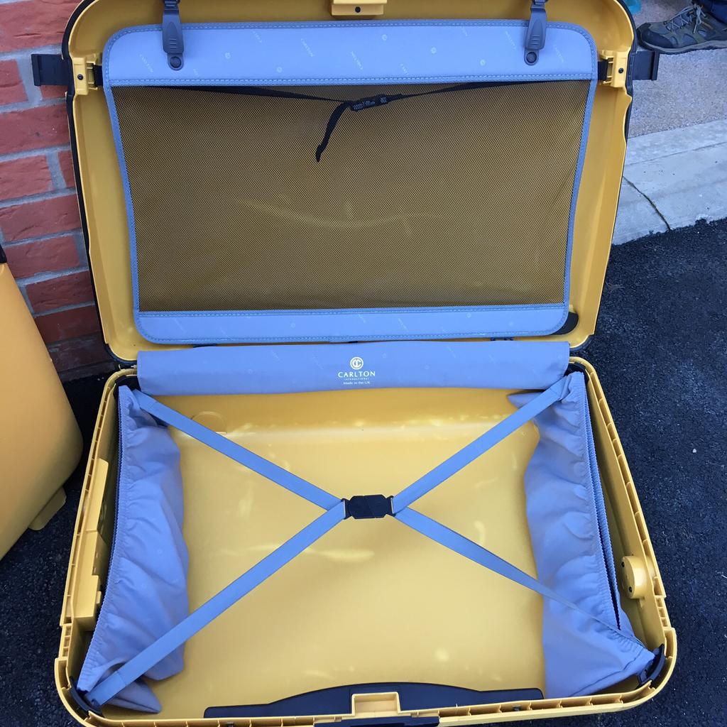 Carlton hard shell suitcases and travel case in MK43 Cranfield für 50 ...