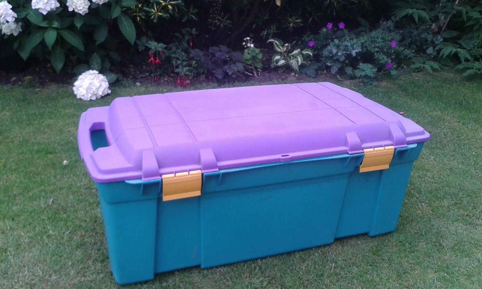 LARGE PLASTIC STORAGE- TOY BOX WITH LID in WS14 Lichfield für 10,00 ...