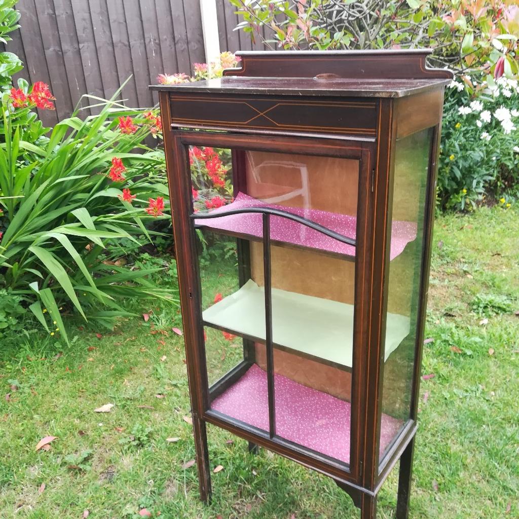 ANTIQUE CHINA DISPLAY CABINET in PR9 Sefton für £ 15,00 zum Verkauf ...