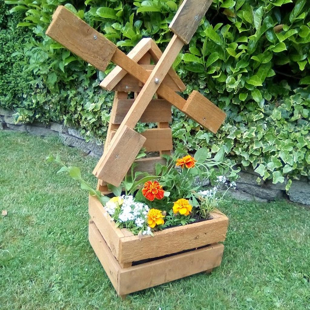 wooden windmill planter in B31 Birmingham for £10.00 for sale | Shpock