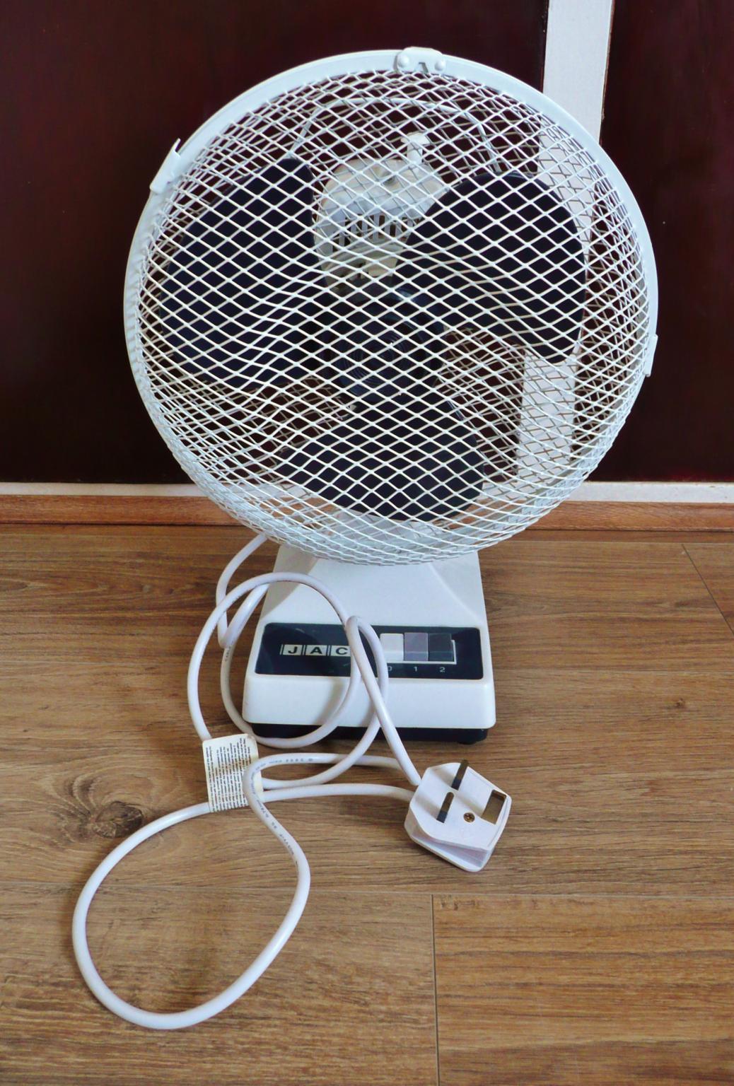 White JAC Oscillating Electric Desk Fan in RM16 for £17.00 for sale ...