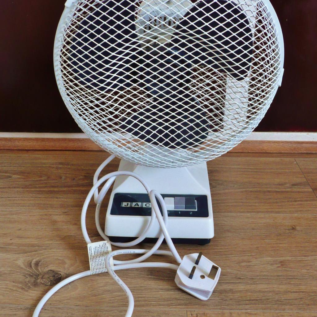 White JAC Oscillating Electric Desk Fan in RM16 for £17.00 for sale ...